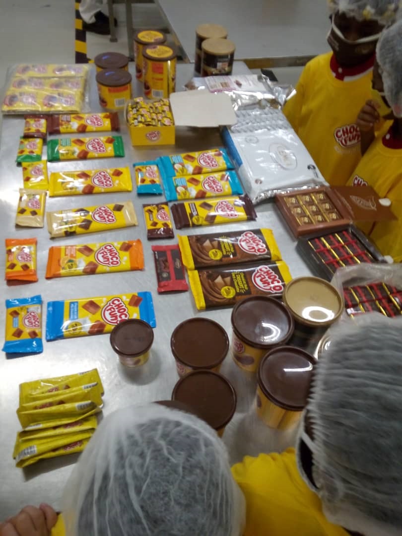 Visite de l'usine de chocolat Cemoi par les classes de CP - Le Nid De ...
