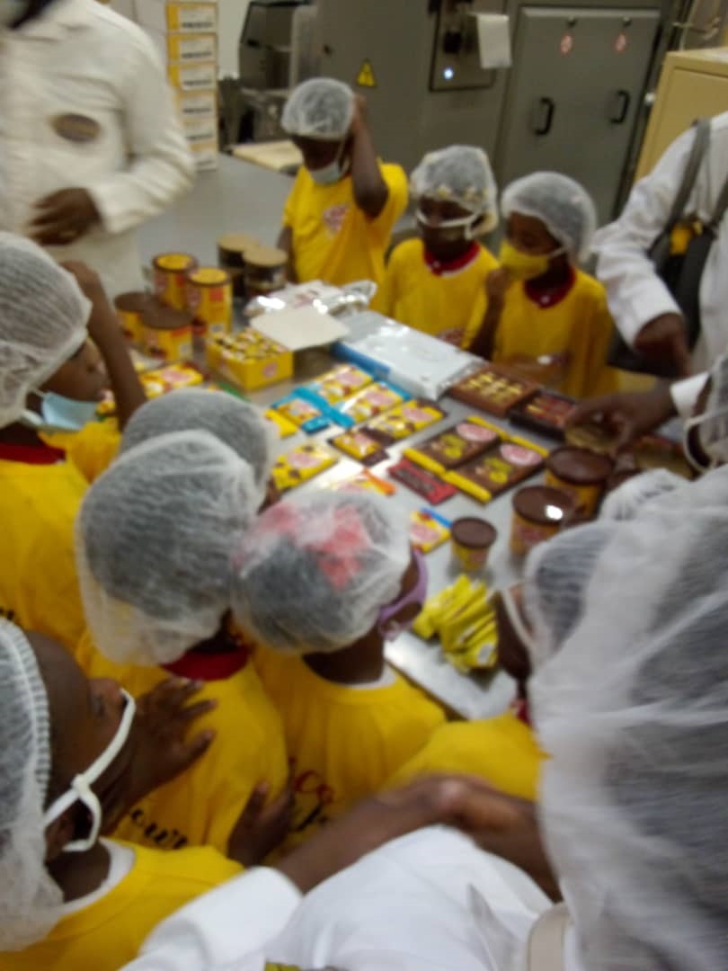 Visite de l'usine de chocolat Cemoi par les classes de CP - Le Nid De ...